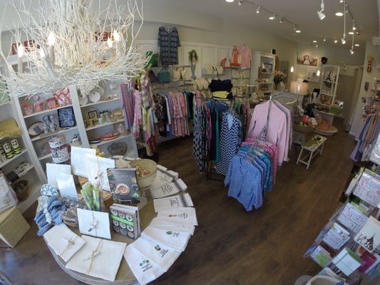 THE WELLESLEY HOLIDAY BOUTIQUE - Updated December 2025 - 17 Central St ...