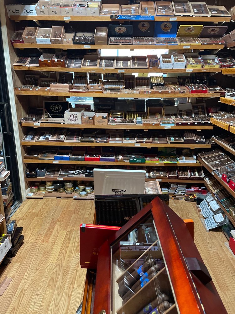 MAXIS CIGAR LOUNGE - Updated April 2025 - 31 Photos & 19 Reviews - 749 ...