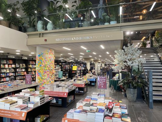 CHAPTERS BOOKSTORE - Updated November 2025 - 63 Reviews & 14 Photos ...