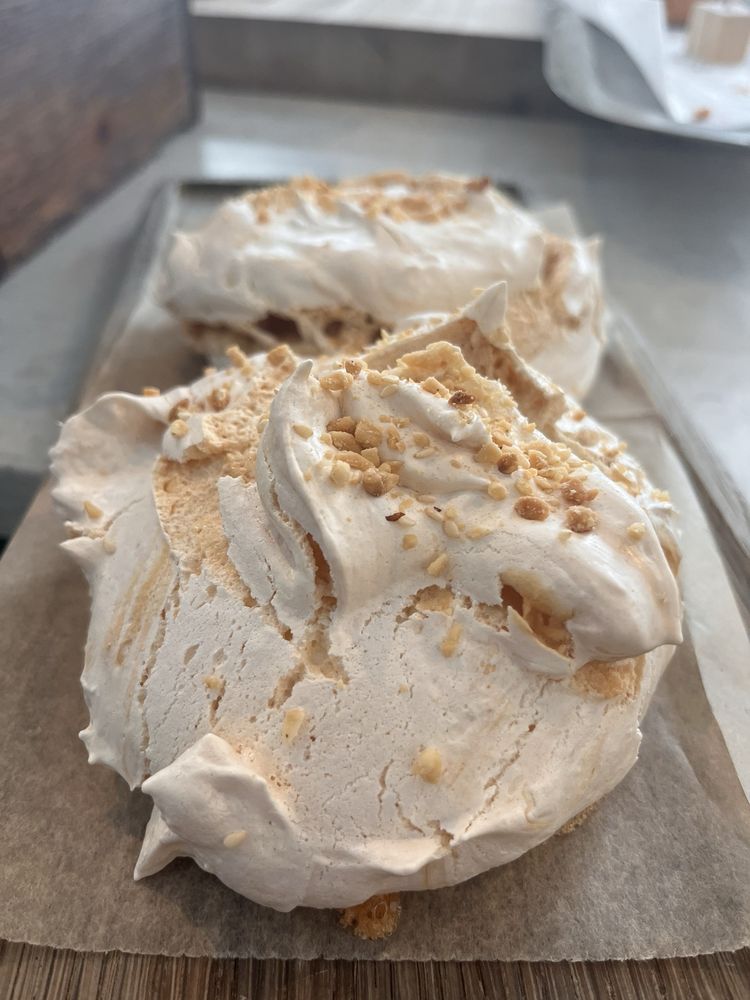 TWO BEES CAFE AND PATISSERIE - 32 Photos & 17 Reviews - 100 1st St ...