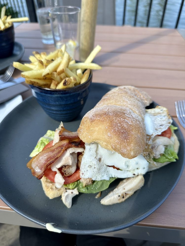 THE SWAN - Updated June 2024 - Shooters Hill, Pangbourne, Reading ...
