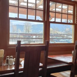 SPUDS WATERFRONT GRILL - Updated July 2025 - 135 Photos & 182 Reviews ...