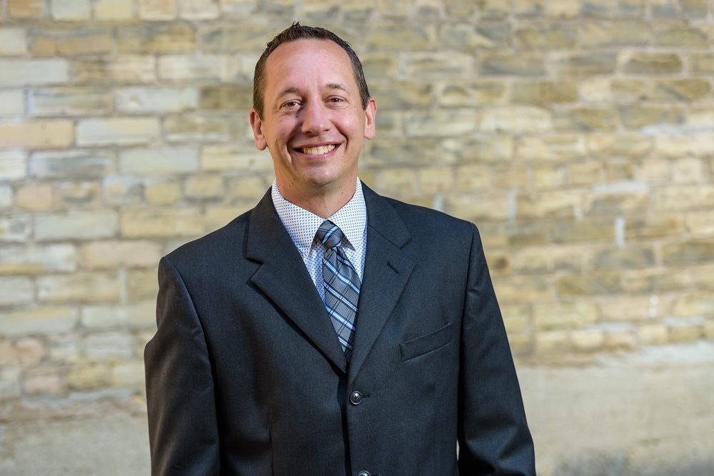 CHRIS HUS-RE/MAX RESULTS - Updated February 2025 - 19 Photos - 4123 ...