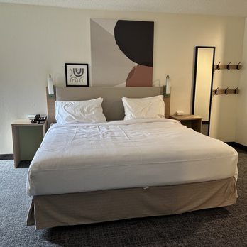 SPARK BY HILTON MYSTIC GROTON - Updated July 2025 - 139 Photos & 10 ...