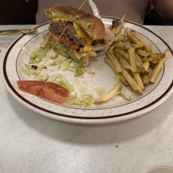 GOLD BURGER DINER - Updated July 2025 - 132 Photos & 110 Reviews - 109 ...