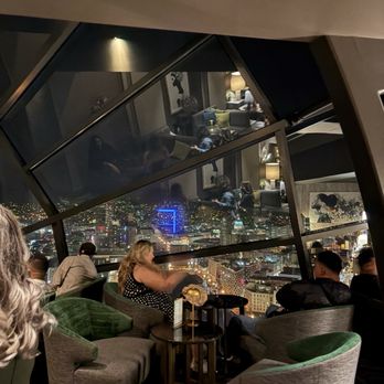 THE VIEW LOUNGE - Updated December 2024 - 3131 Photos & 2013 Reviews ...