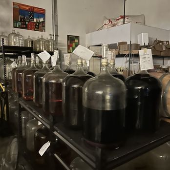 OENO WINEMAKING - Updated November 2024 - 328 Photos & 242 Reviews - 201 Kapaa Quarry Pl, Kailua ...