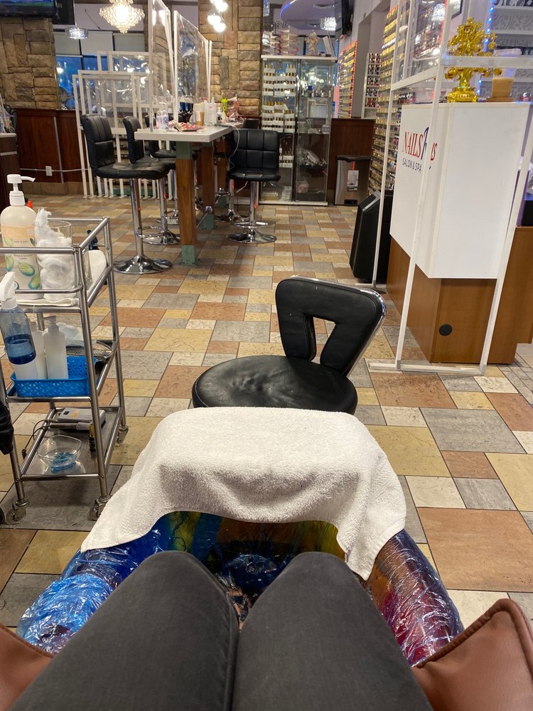 NAILS R US SALON & SPA - Updated September 2025 - 15 Photos & 37 ...