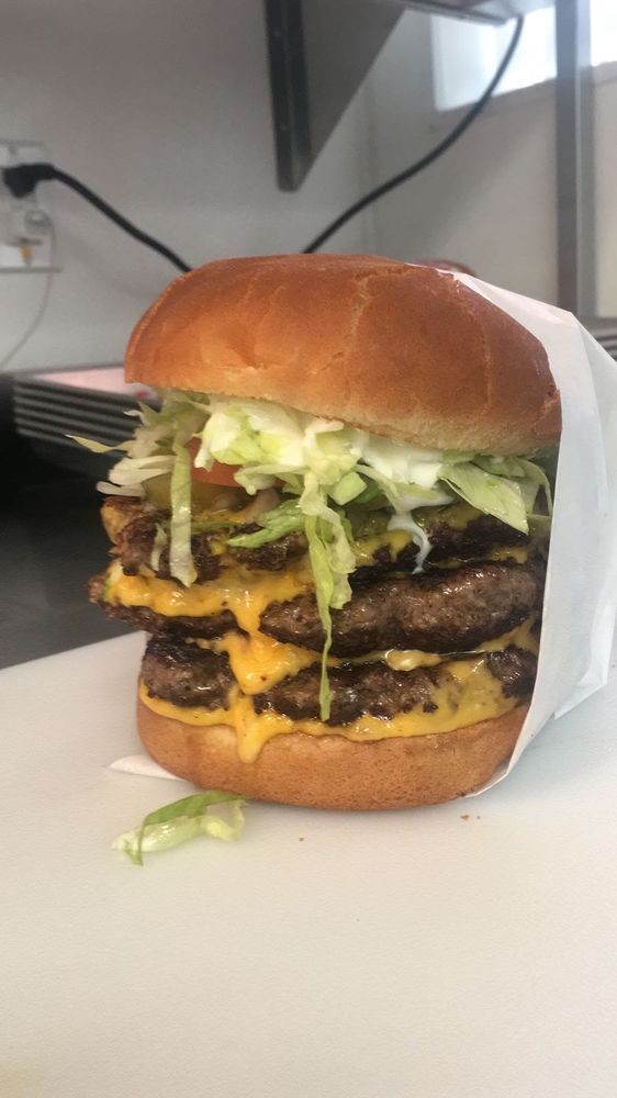 BIGGIE’S BURGERS - Updated January 2026 - 224 Photos & 348 Reviews ...