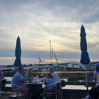 DOG WATCH CAFE - Updated March 2025 - 593 Photos & 586 Reviews - 194 ...