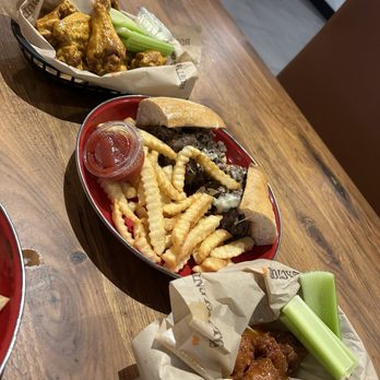 BUFFALO WING FACTORY - Updated December 2025 - 167 Photos & 337 Reviews ...