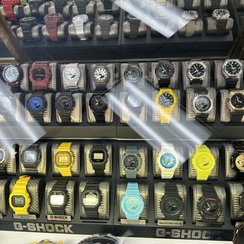 TIME CENTER - Updated November 2024 - 102 Photos & 172 Reviews - 1715 E ...