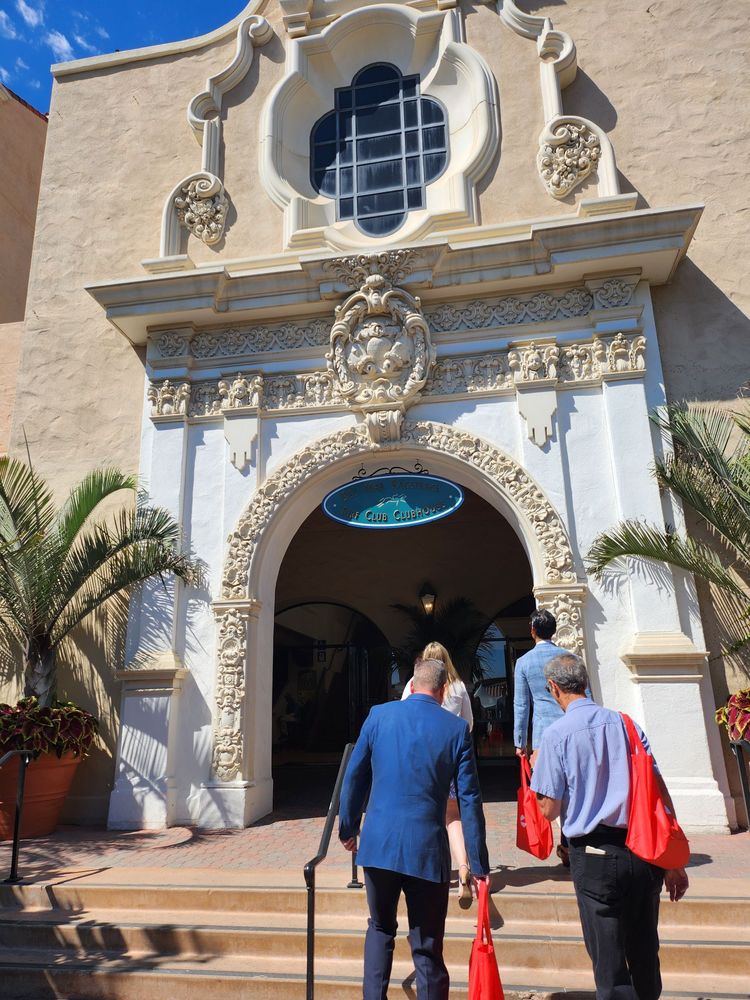 BLACK + GOLD ELITE EVENT: TURF CLUB FRIDAY - DEL MAR THOROUGHBRE - 2260 ...