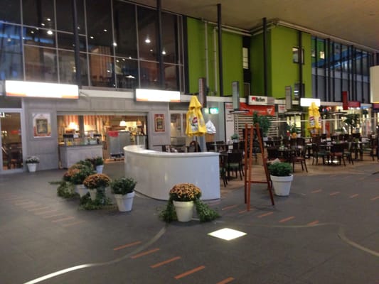 HOOFDDORP WINKELSTAD - Updated September 2025 - Marktlaan 152 ...