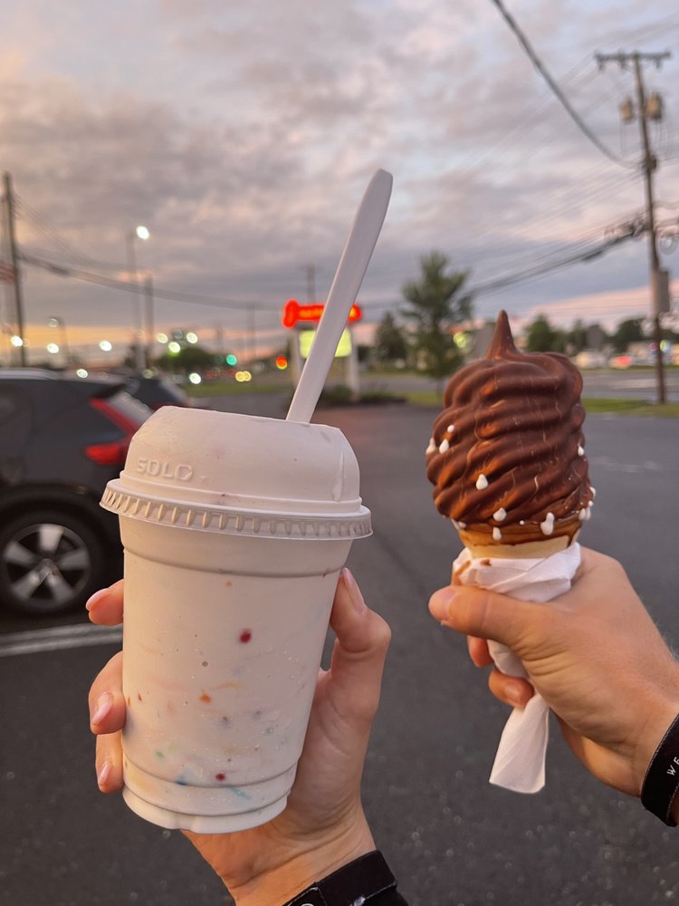 SUNDAES THE ICE CREAM PLACE - Updated October 2025 - 35 Photos & 58 ...