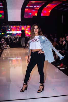 PREVIEW MODELS - 60 Photos & 20 Reviews - 7047 East Greenway Pkwy ...