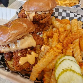 THG’S HOT CHICKEN - Updated October 2025 - 13 Photos - 4099 Erin Mills ...