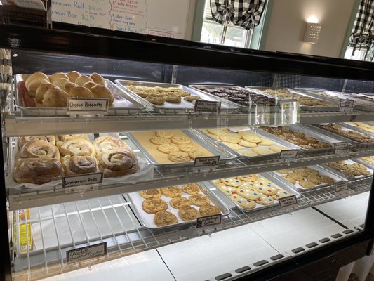 THE MAD BATTER - Updated December 2025 - 14 Photos - 413 Pamlico St, Belhaven, North Carolina ...