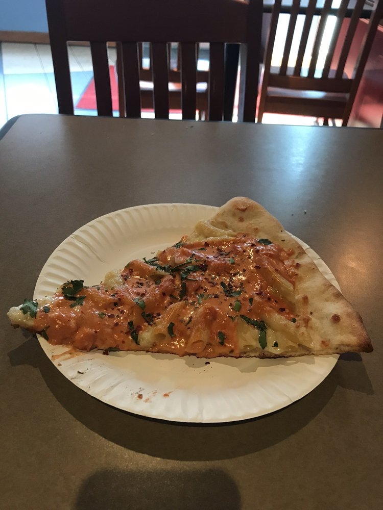 MAXI’S PIZZA, SUBS AND BAR - 28 Photos & 87 Reviews - 1926 Liacouras ...