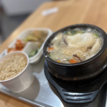 BIBIMBOWL - Updated April 2025 - 424 Photos & 520 Reviews - 415 N Mary ...