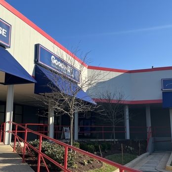 GOODWILL - Updated December 2025 - 32 Photos & 17 Reviews - 725 ...
