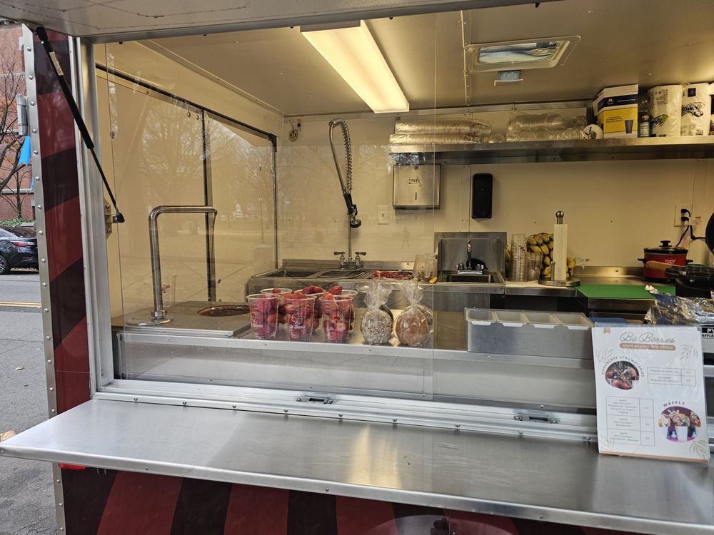 BE BERRIES - Updated December 2025 - 11 Photos - 400 College St, New ...