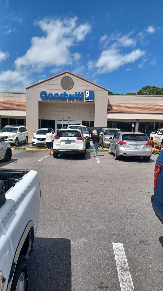 GOODWILL JENSEN BEACH STORE & DONATION CENTER - Updated December 2025 ...