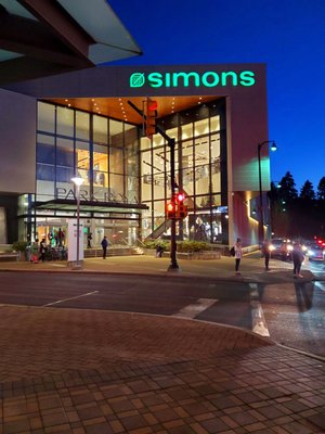 SIMONS - Updated December 2024 - 92 Photos & 34 Reviews - 1060 Park ...