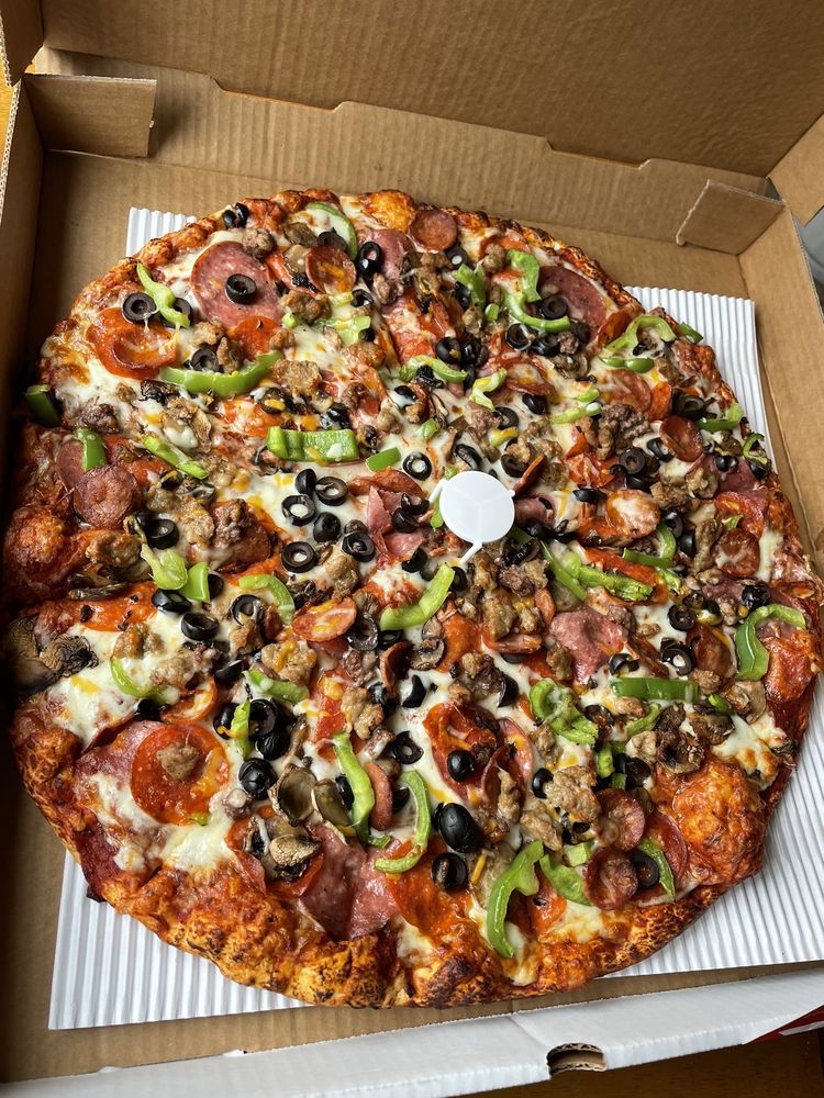 STRAW HAT PIZZA - Updated June 2026 - 63 Photos & 69 Reviews - 1822 N ...