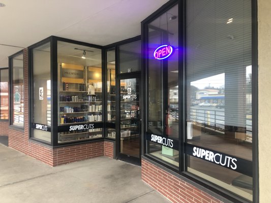 SUPERCUTS - Updated November 2025 - 19 Photos & 28 Reviews - 13 ...