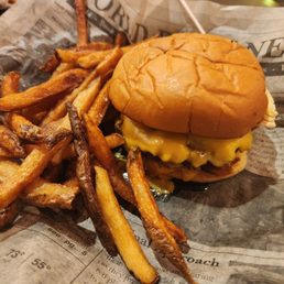 SHADOWLINE BURGERS AND BREW - Updated July 2025 - 65 Photos & 186 ...