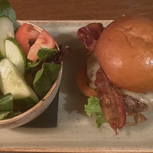 WINBERIE’S RESTAURANT & BAR - 218 Photos & 406 Reviews - 1 Palmer Sq E ...