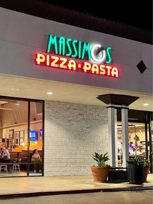 MASSIMOS PIZZA AND PASTA - Updated December 2025 - 372 Photos & 613 ...