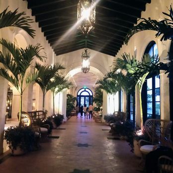 CHAMPAGNE BAR AT THE SURF CLUB - Updated April 2025 - 92 Photos & 21 ...