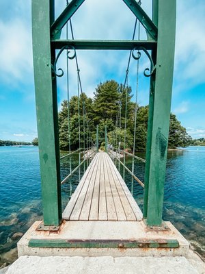 WIGGLY BRIDGE - Updated July 2024 - 66 Photos & 21 Reviews - 30 Lilac ...