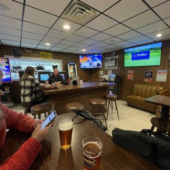 THE VILLAGE GREEN BAR & GRILL - Updated October 2025 - 169 Photos & 142 ...