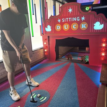 PUTTSHACK - ADDISON - Updated July 2024 - 208 Photos & 98 Reviews ...