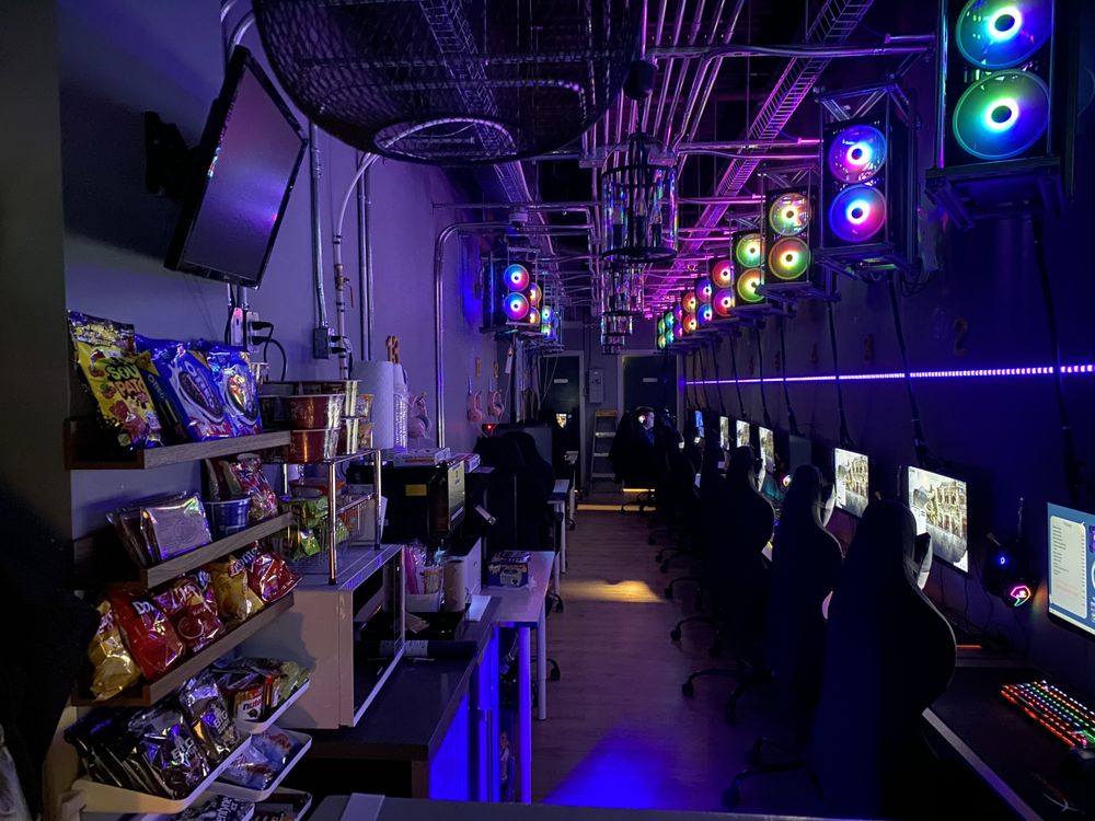 PEASANTS LAIR - Updated December 2025 - 11 Photos - 880 Ellesmere Rd ...