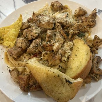 SWIGZZ RESTAURANT AND LOUNGE - Updated September 2025 - 68 Photos & 31 ...