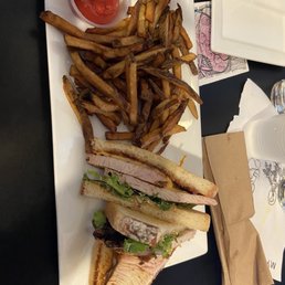 FOUR PEGS - 549 Photos & 436 Reviews - 1053 Goss Ave, Louisville ...