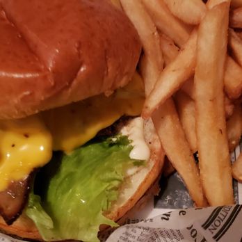 211 BAR & GRILL - Updated July 2024 - 38 Photos & 40 Reviews - 3444 M ...