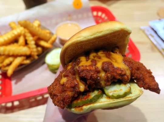 DAVE’S HOT CHICKEN - Updated December 2025 - 19 Photos - 10832 102 Ave ...