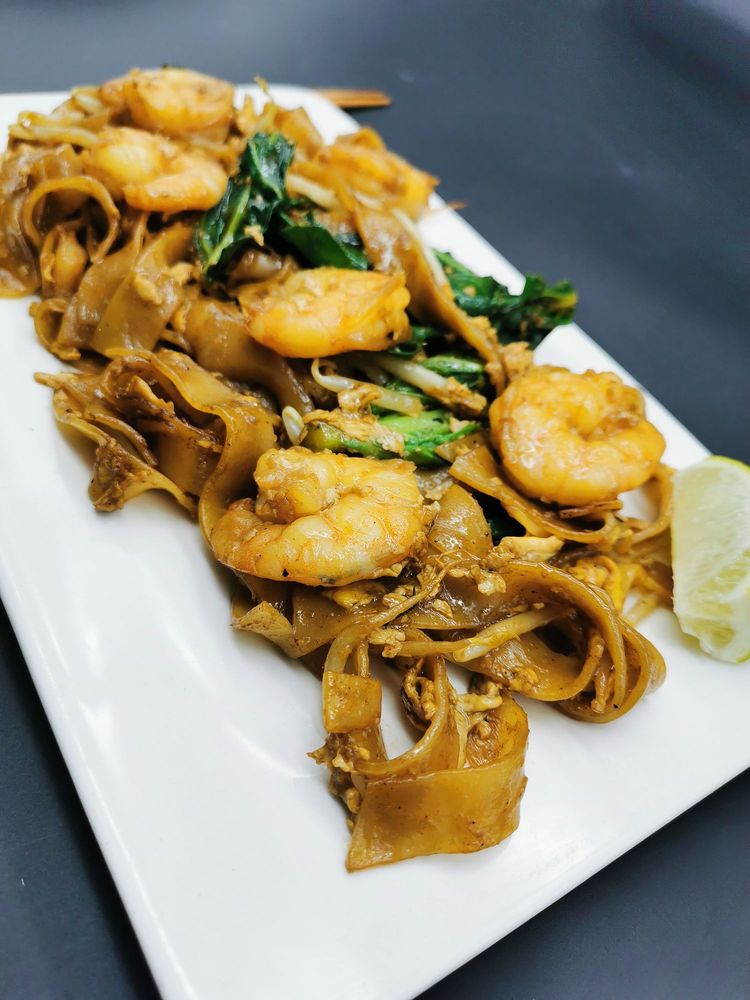 THE HUNGRY BUDDHA - 4 Pinchin Street, London, United Kingdom - Thai ...