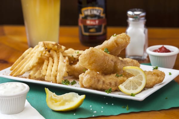 CLOVERLEAF TAVERN - Updated December 2025 - 1061 Photos & 1044 Reviews ...