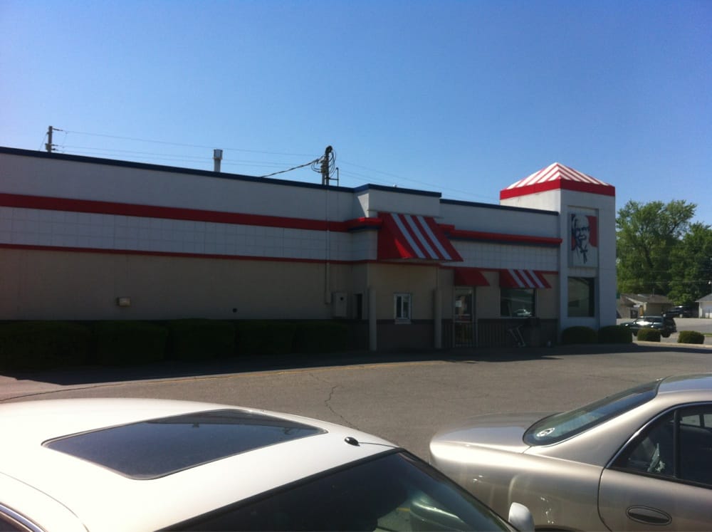 KFC - Updated March 2025 - 10 Reviews - 408 A Ave W, Oskaloosa, Iowa ...