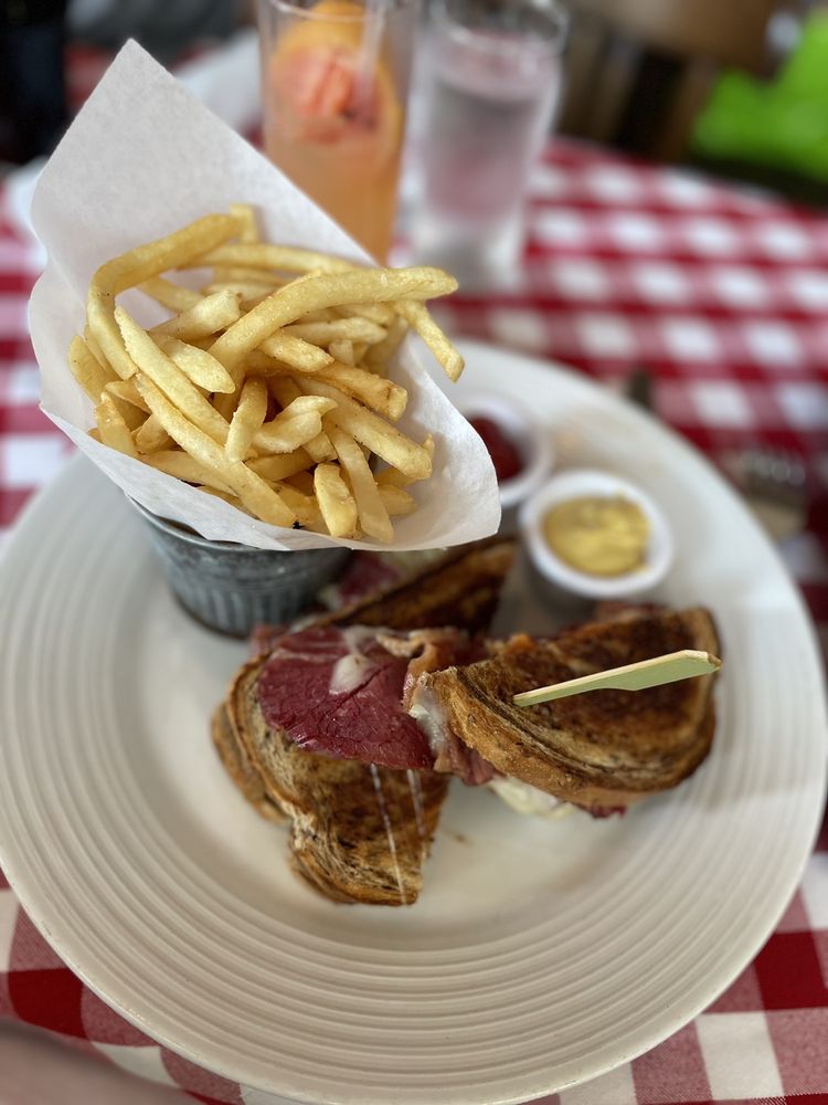 P.J. CLARKE’S - Updated September 2025 - 701 Photos & 783 Reviews - 250 ...