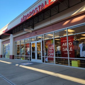 CHICAGO PREMIUM OUTLETS - 381 Photos & 394 Reviews - 1650 Premium Outlet Blvd, Aurora, IL - Yelp