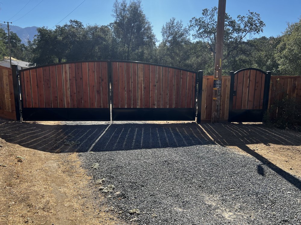 ROYALTY FENCING - Updated October 2024 - 210 Photos & 21 Reviews ...