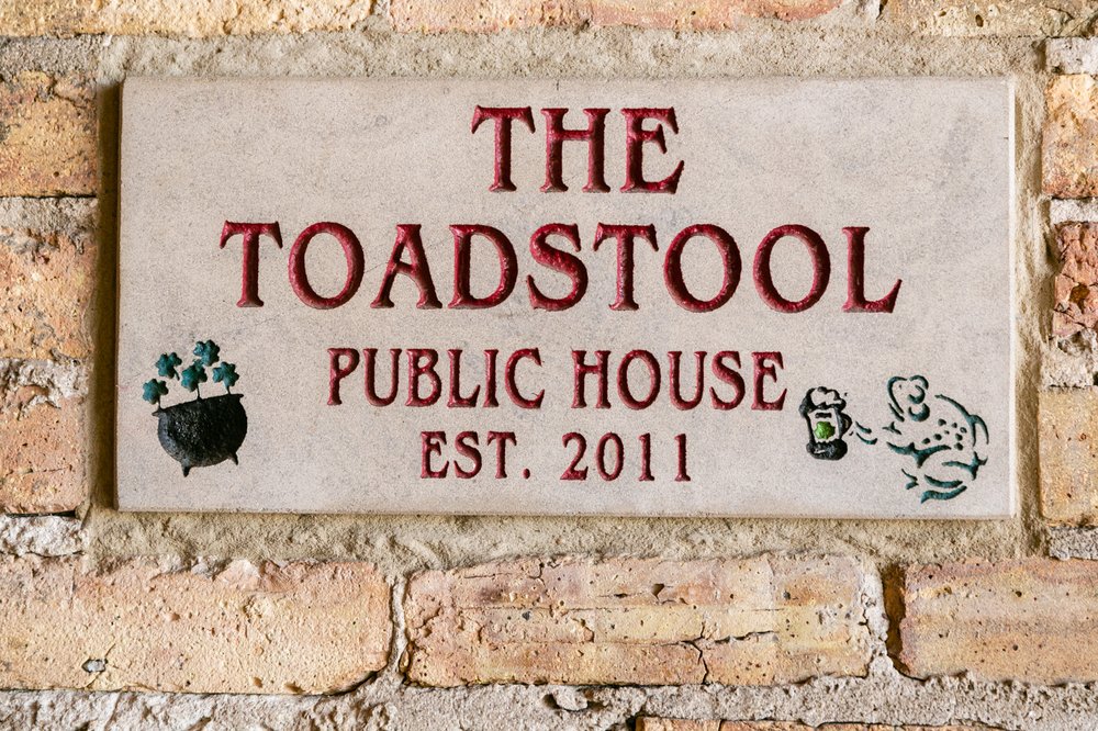 THE TOADSTOOL PUB - Updated October 2024 - 58 Photos & 65 Reviews - 327 ...