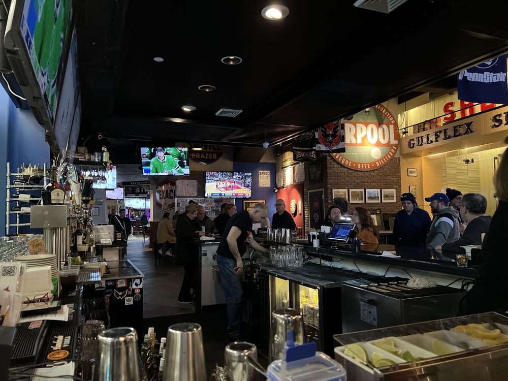 CARPOOL - Updated August 2024 - 31 Photos & 28 Reviews - 900 N Glebe Rd ...